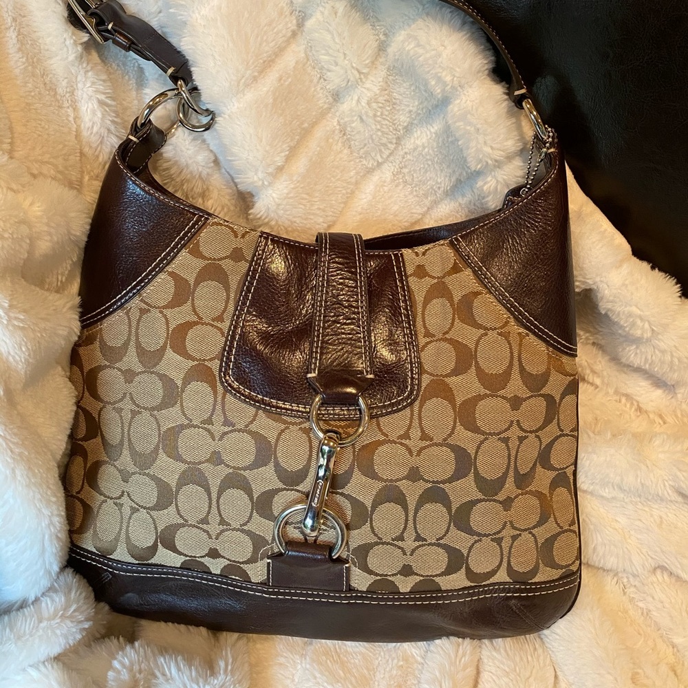 Coach Signature Logo Boho Style Shoulder Bag - Gem